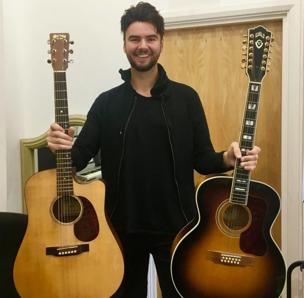 Learning Guitar Chords | London Guitar Academy Guitar