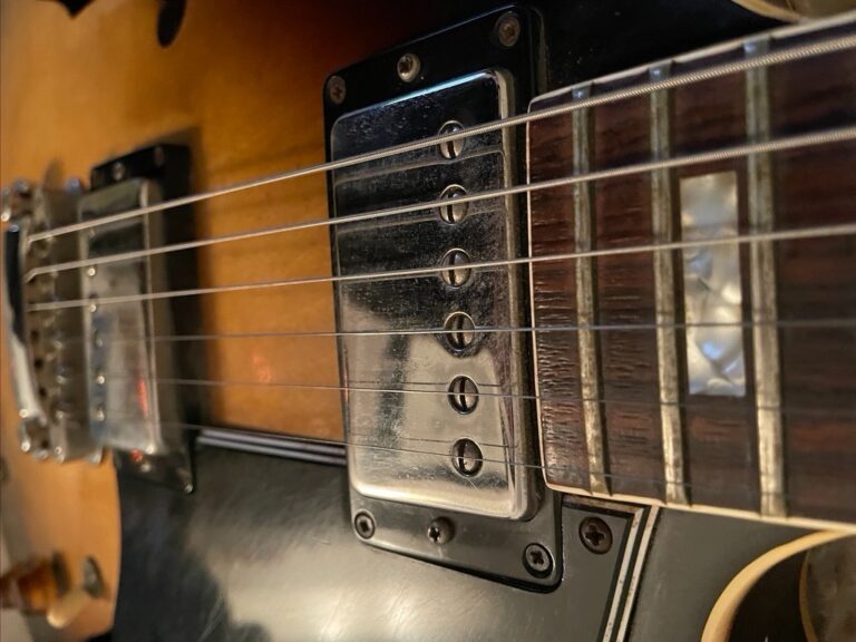 Palm Muting | London Guitar Academy Guitar Lessons London