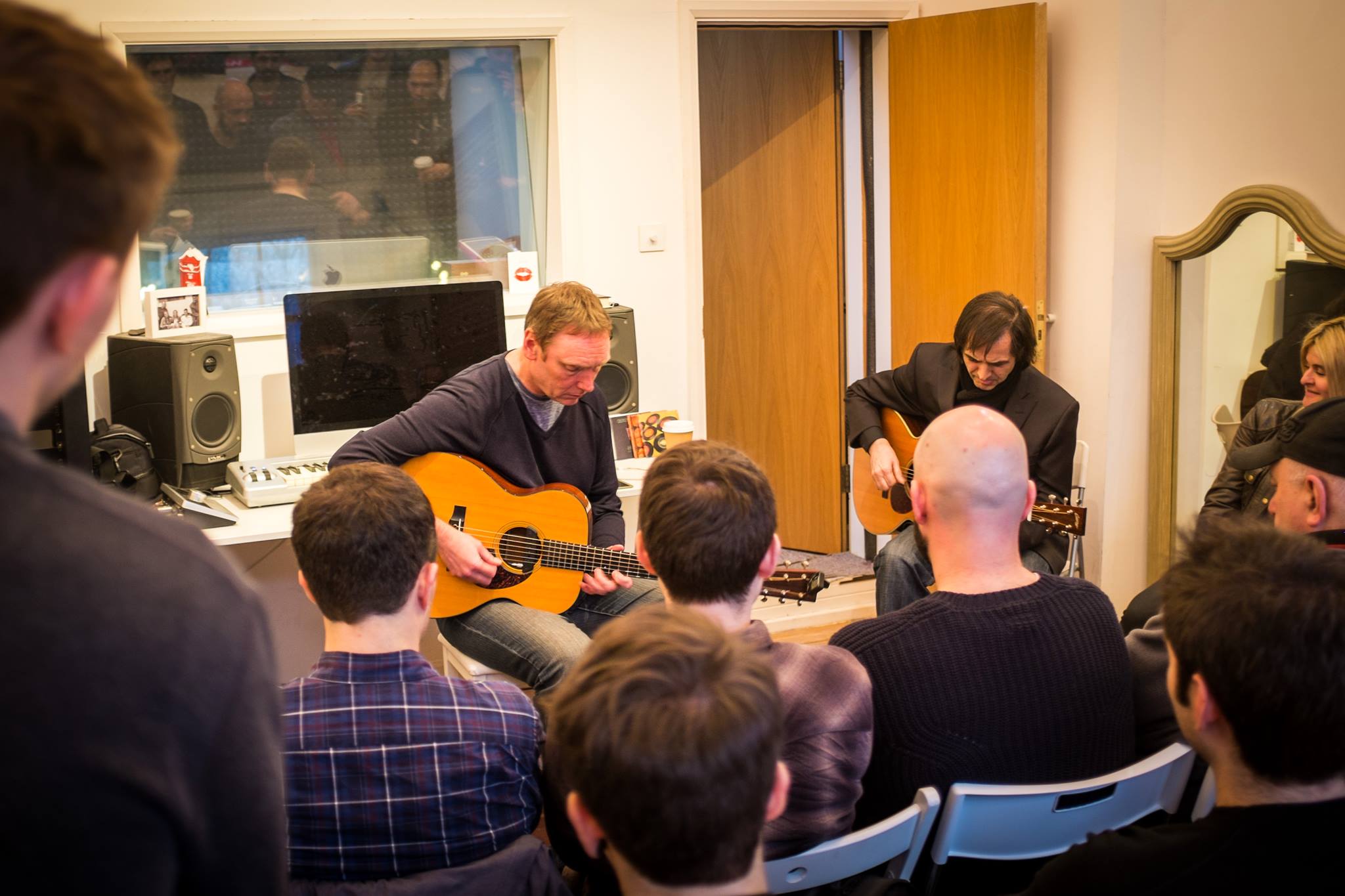 guitar lessons for adults | London Guitar Academy Guitar Lessons London