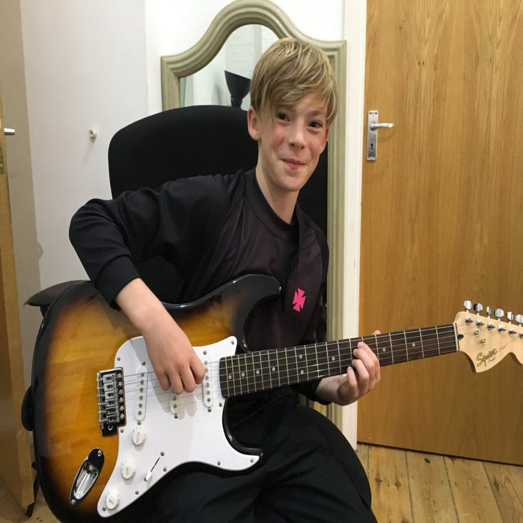 Guitar Lessons London | London Guitar Academy Guitar Lessons London