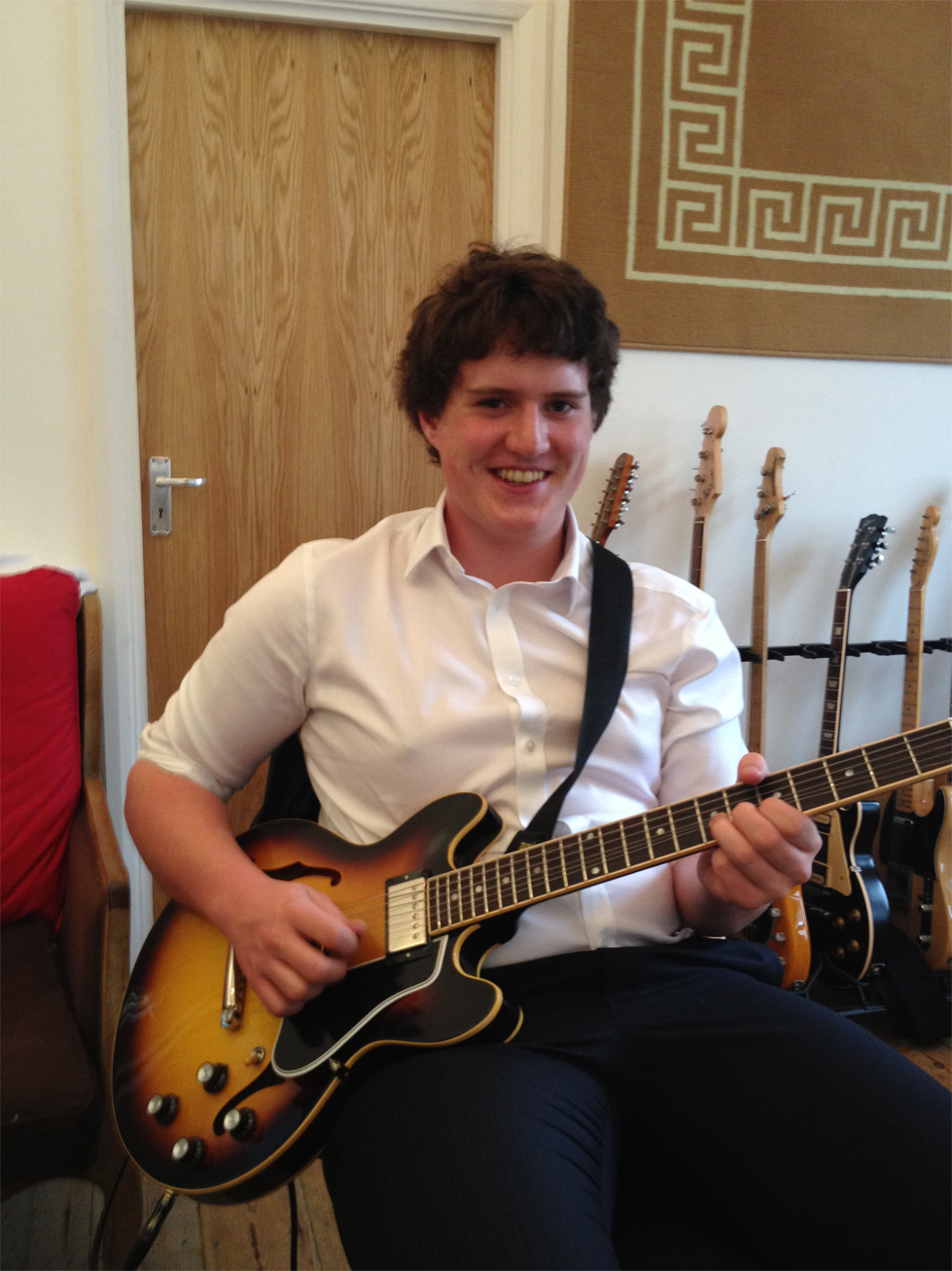 Guitar Lessons London | London Guitar Academy Guitar Lessons London